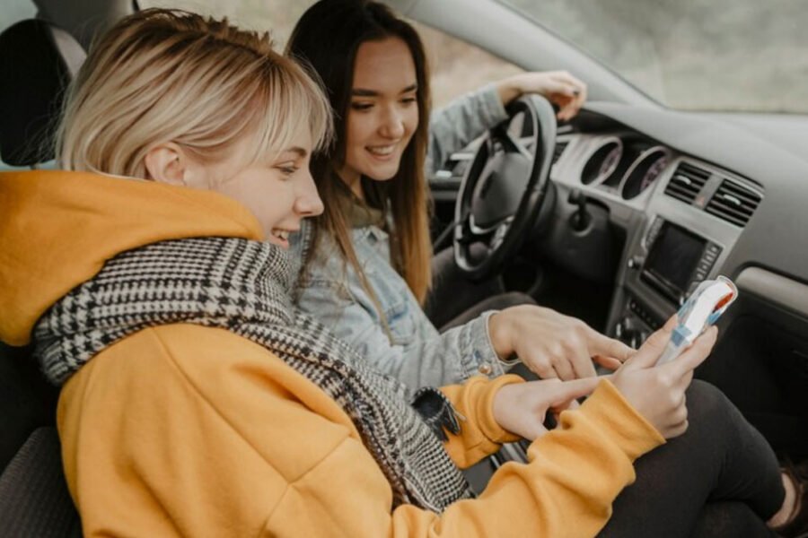 Why Teens Texting and Driving Are Common in the US - STOVER PT